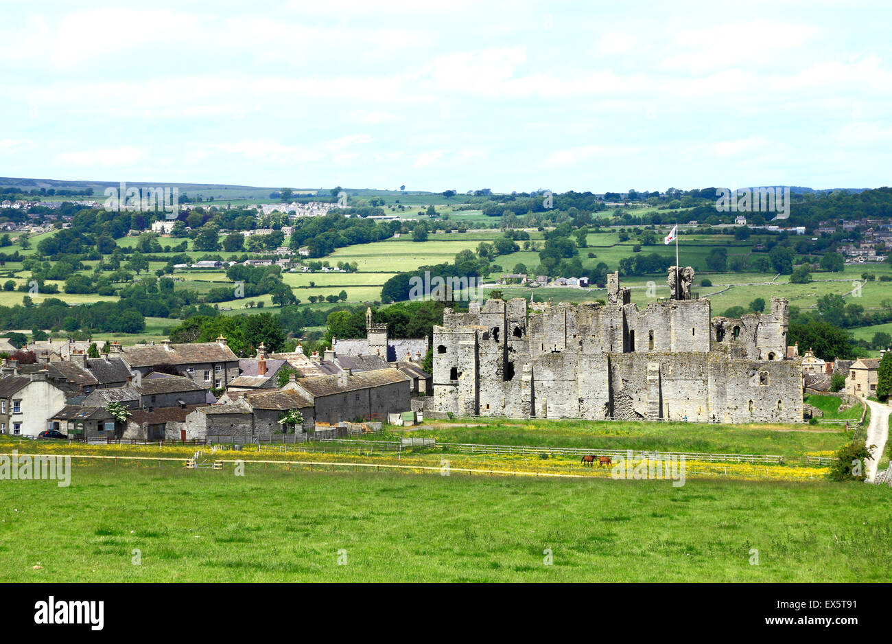 Middleham Castle, medieval fortress of King Richard 3rd, Yorkshire ...