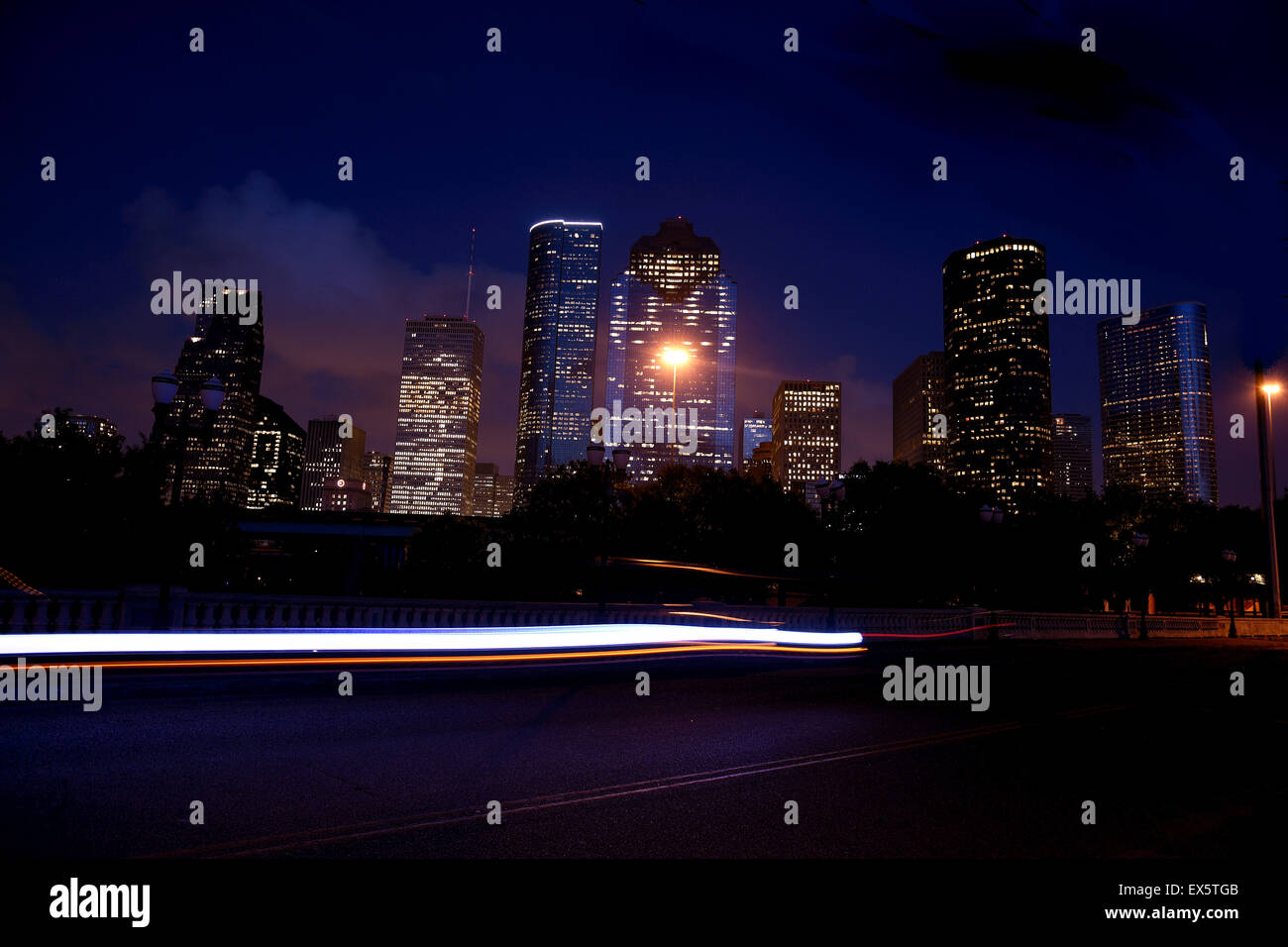 Downtown houston at night hi-res stock photography and images - Alamy