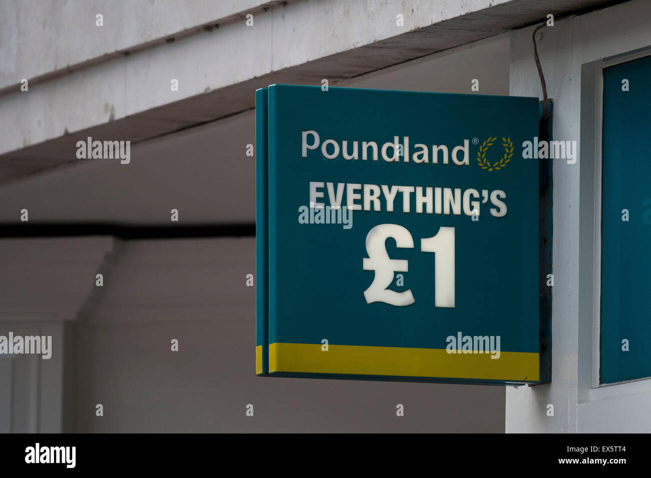Poundland shop sign logo Stock Photo - Alamy