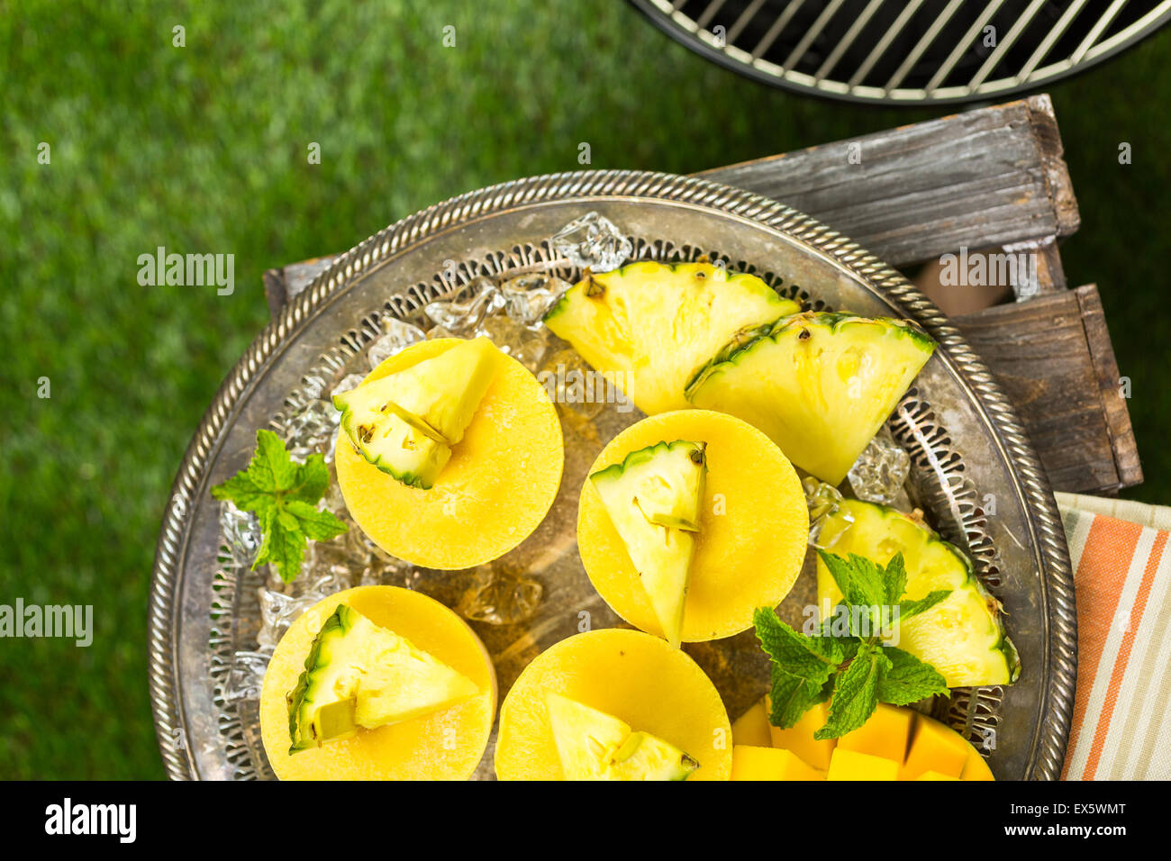 Homemade low calorie popsicles made with mando, pineapple and cocconut ...