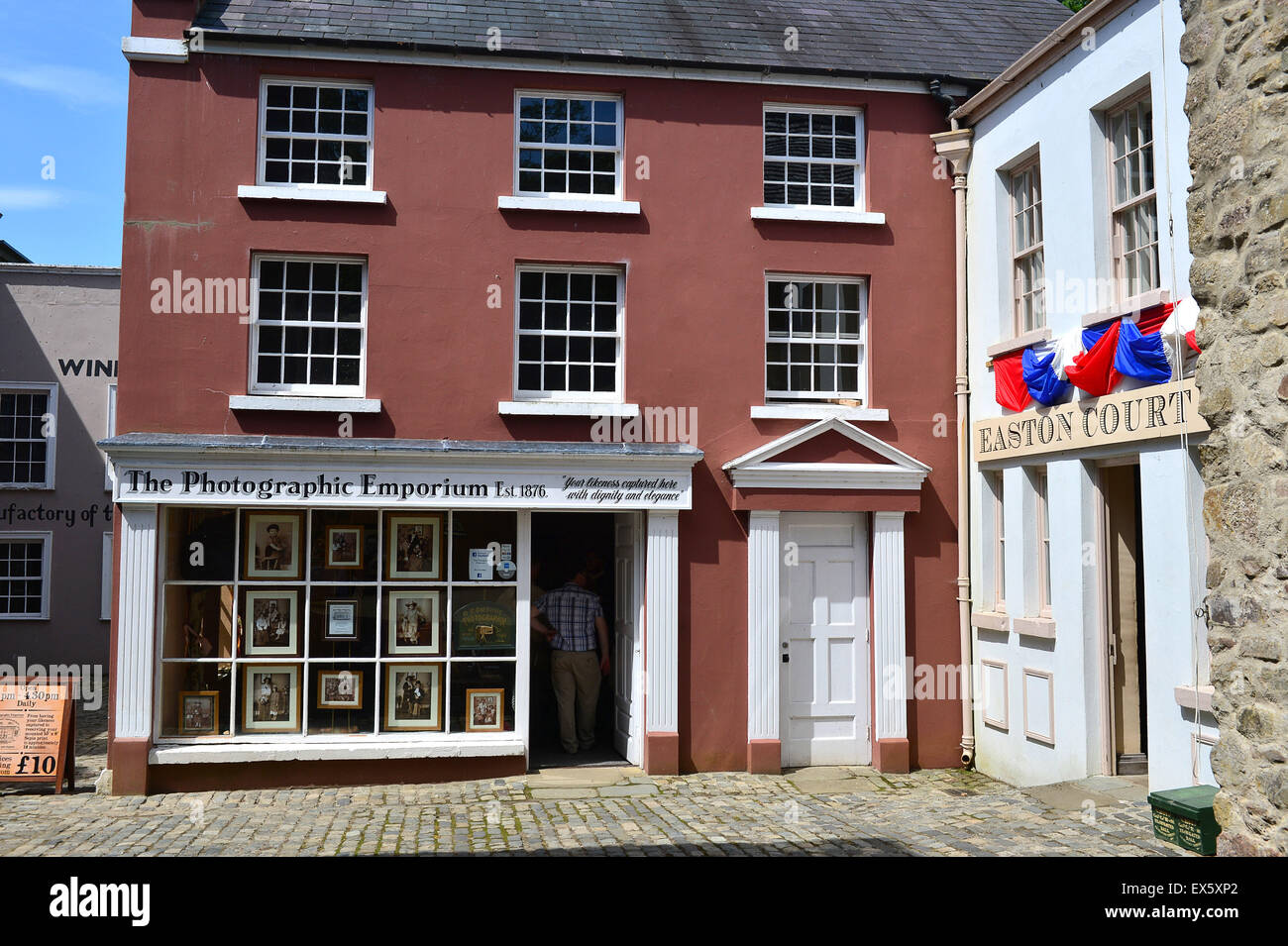 Irish shop window display hi-res stock photography and images - Alamy