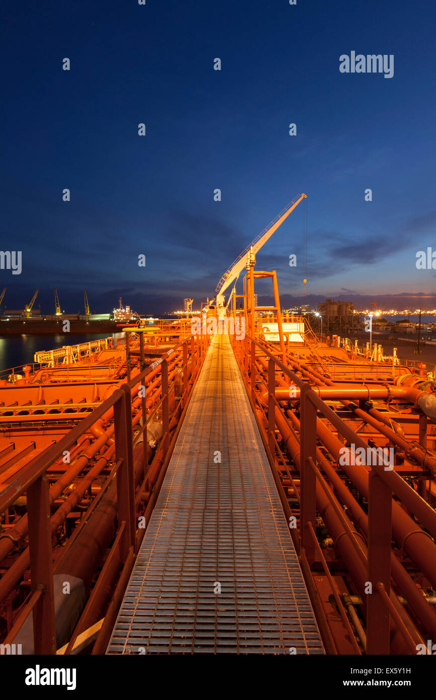 oil tanker at night Stock Photo - Alamy oil tanker at night Stock Photo - Alamy