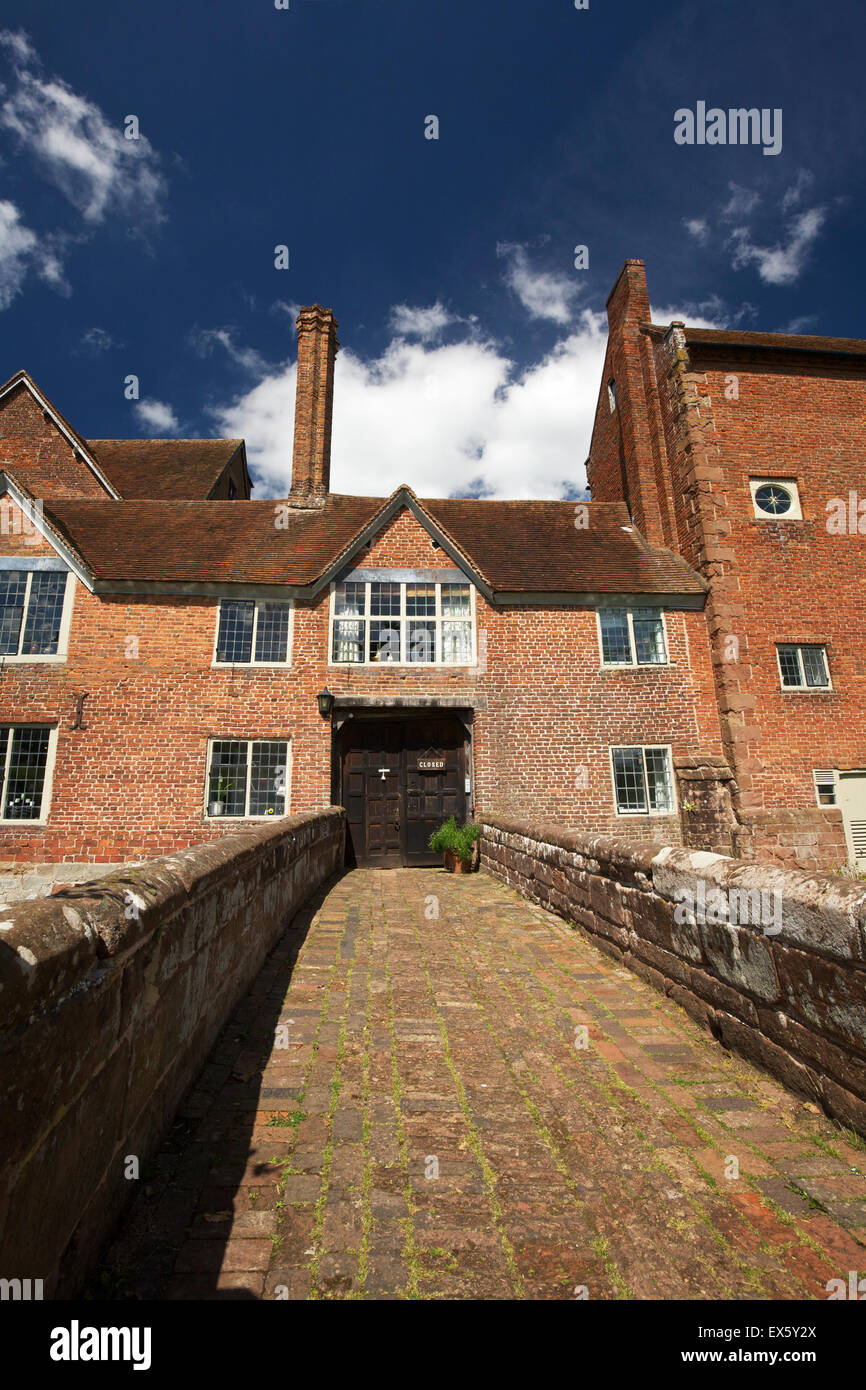 Priest hole at harvington hall hi-res stock photography and images - Alamy