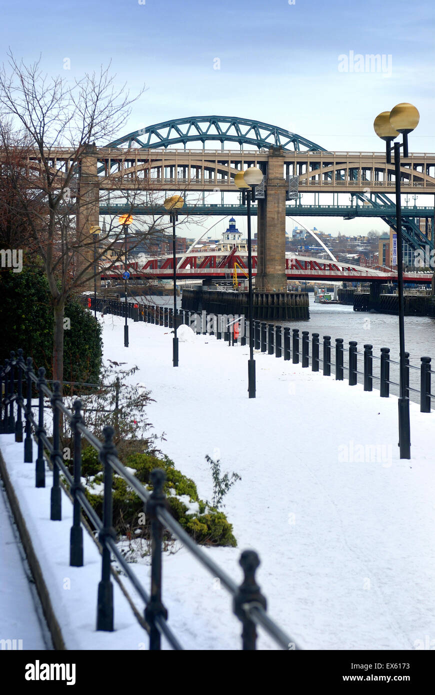 Snow on Newcastle Gateshead quayside Stock Photo - Alamy