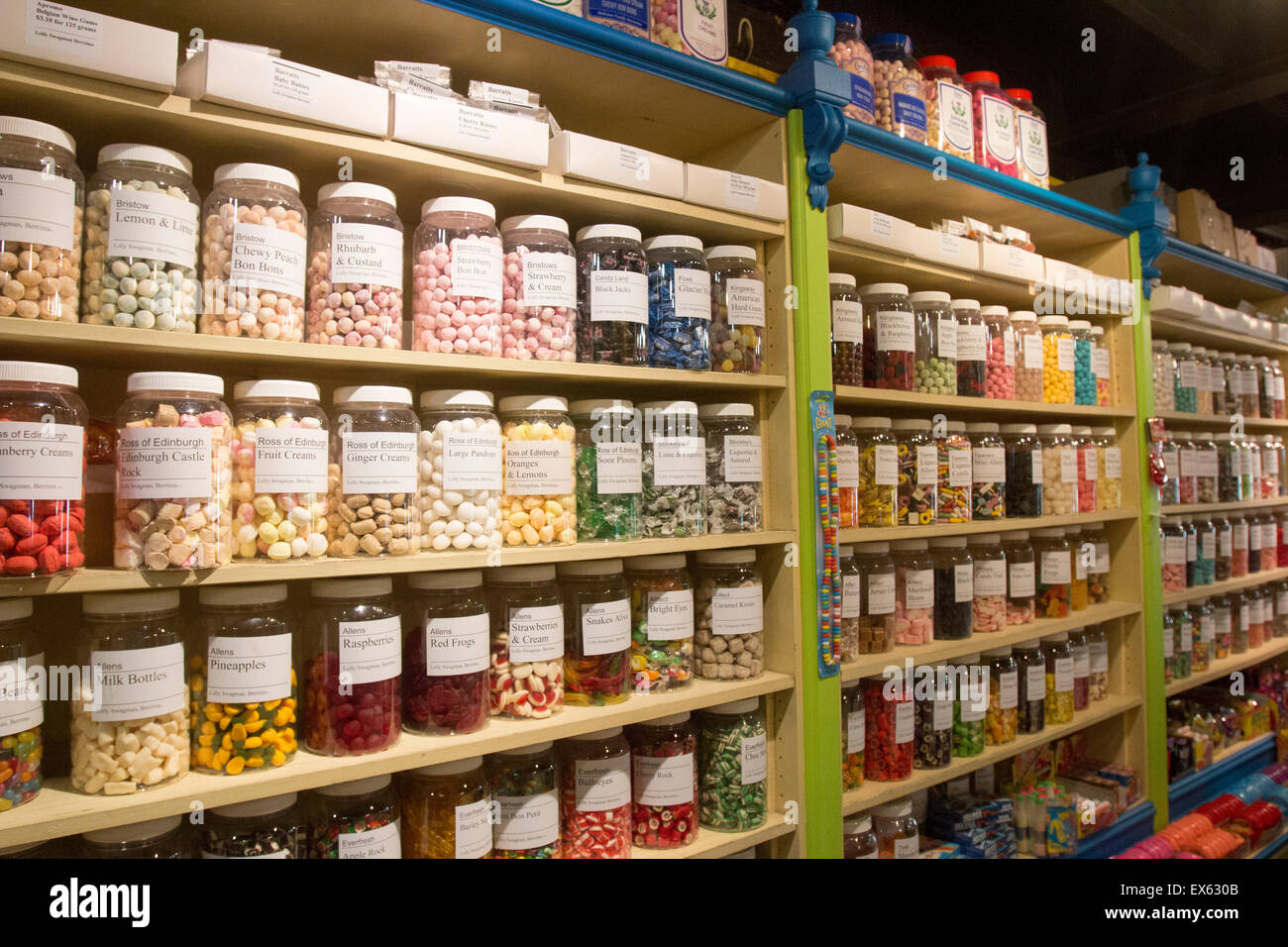 Old fashioned sweet shop interior hi-res stock photography and images ...