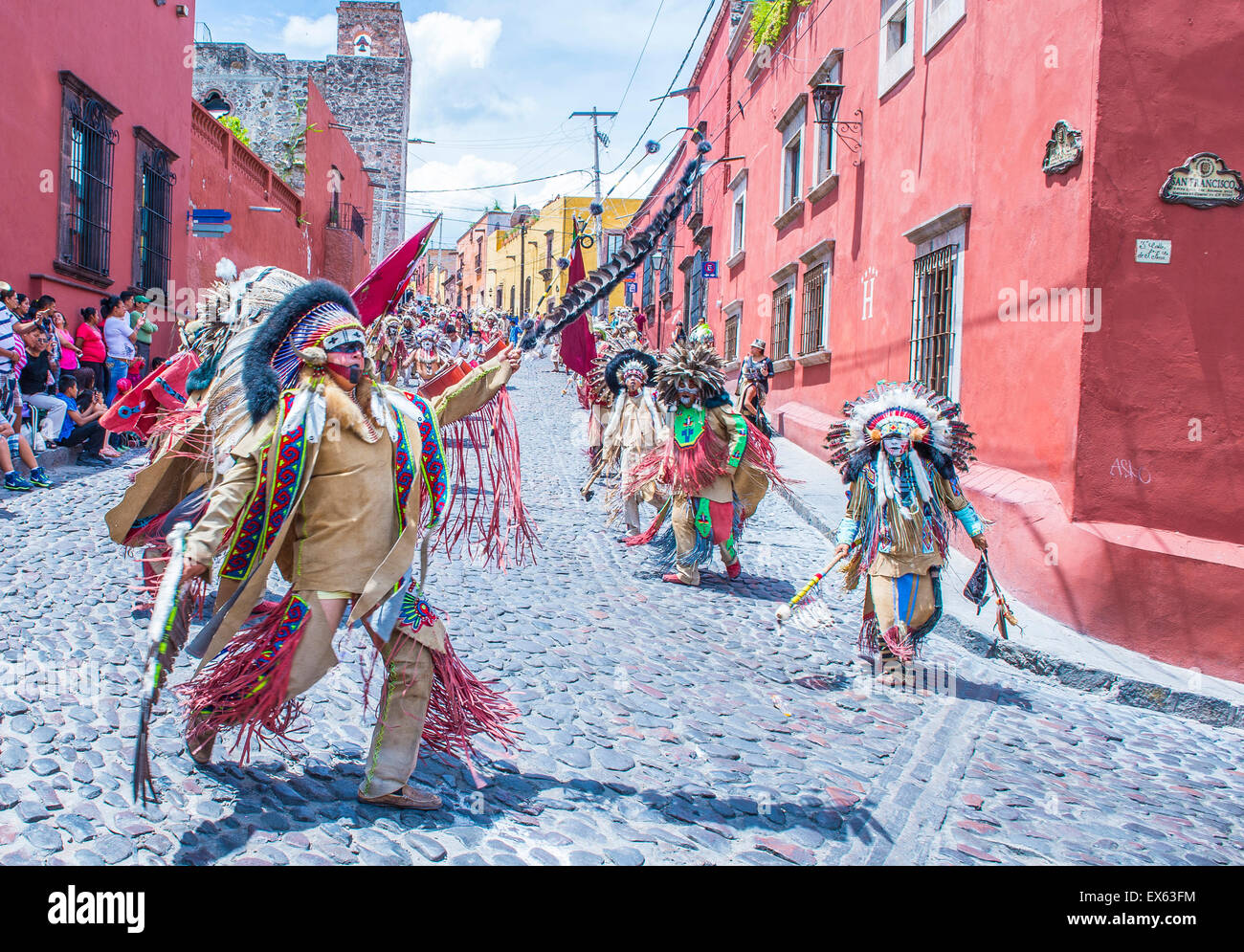 Native maya dancer hi-res stock photography and images - Alamy