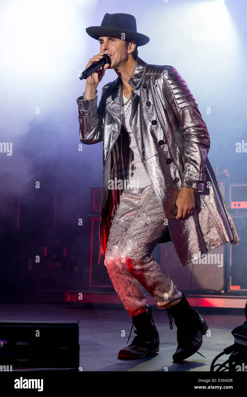 Milwaukee, Wisconsin, USA. 4th July, 2015. Singer PERRY FARRELL of Jane ...