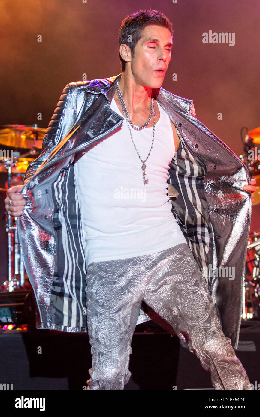 Perry farrell hi-res stock photography and images - Alamy