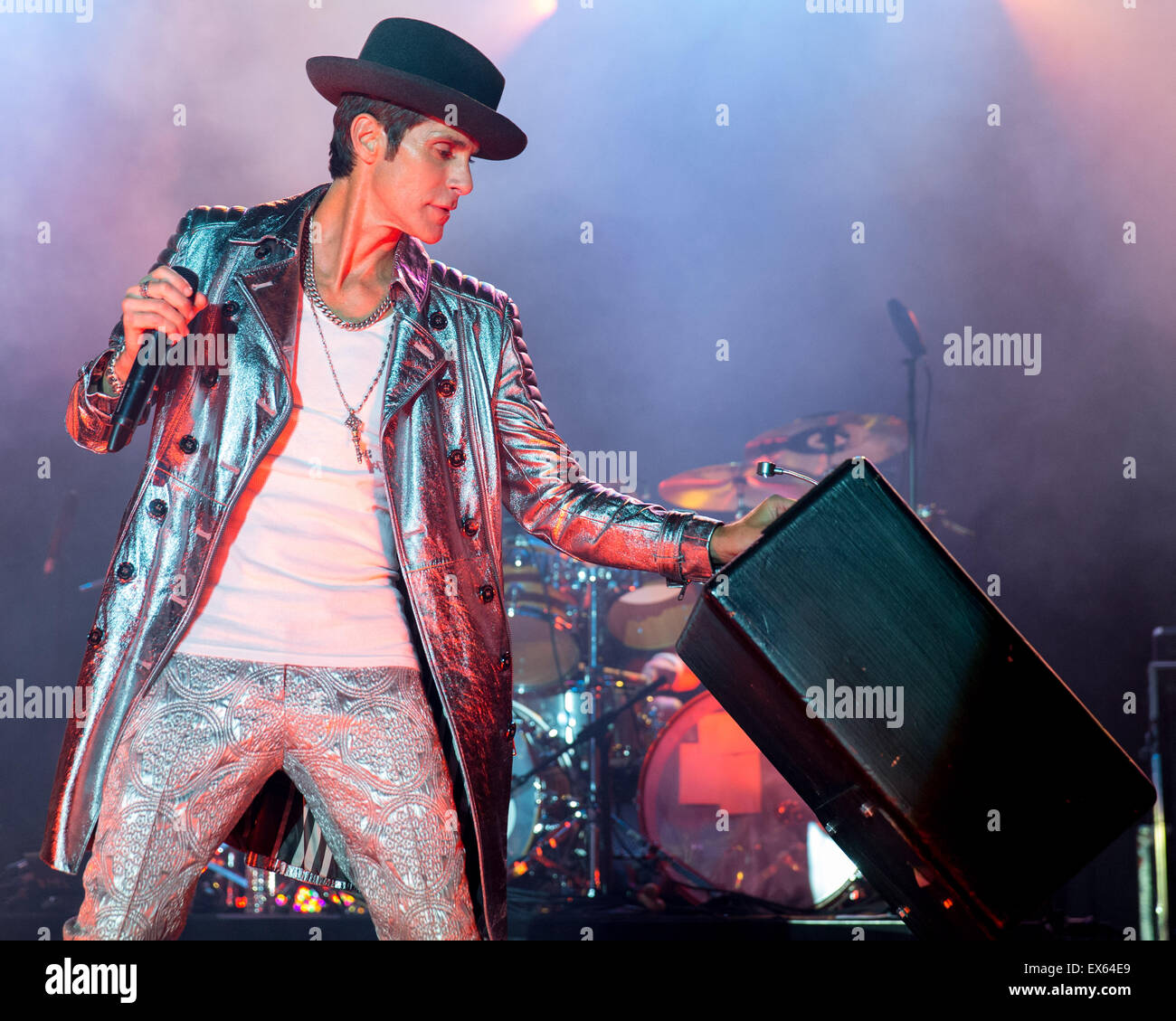 Milwaukee, Wisconsin, USA. 4th July, 2015. Singer PERRY FARRELL of Jane ...
