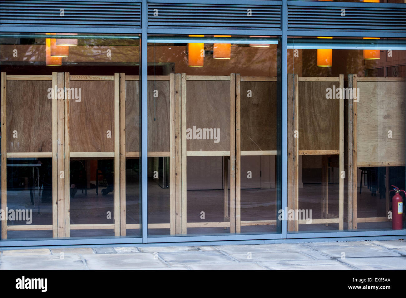 Polling booth uk hi-res stock photography and images - Alamy