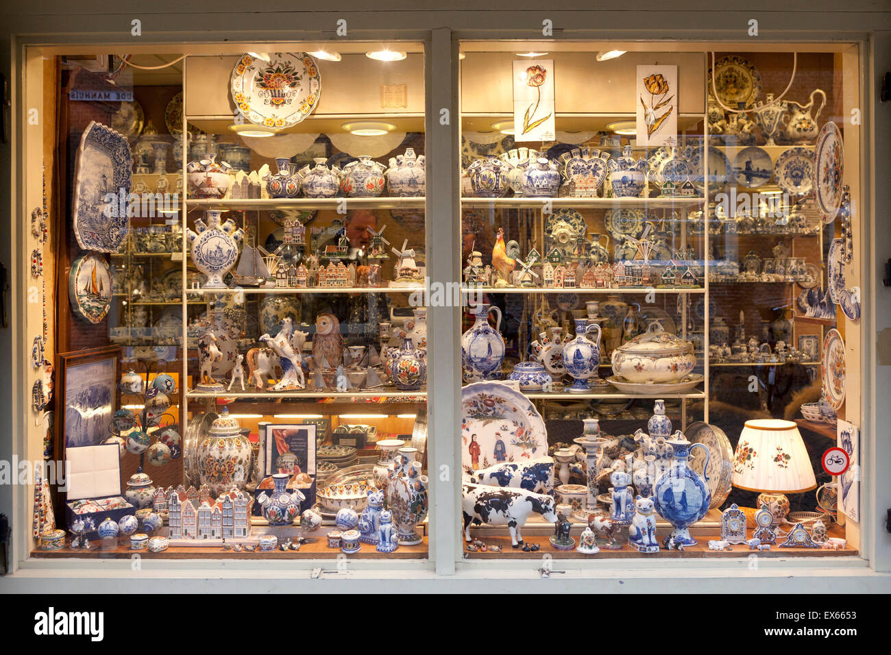 Delft ware hi-res stock photography and images - Alamy