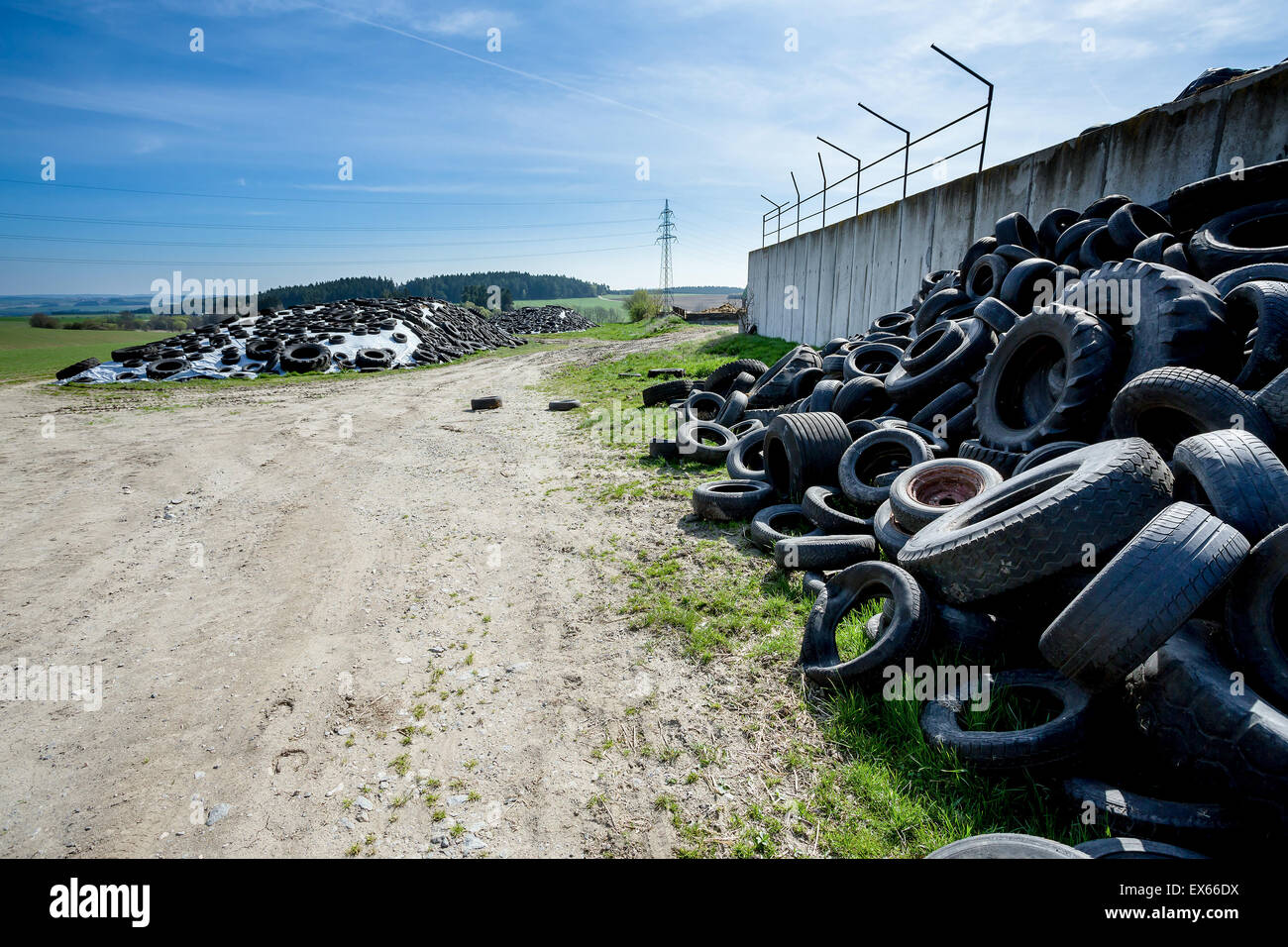 Pile tires in junkyard hi-res stock photography and images - Alamy
