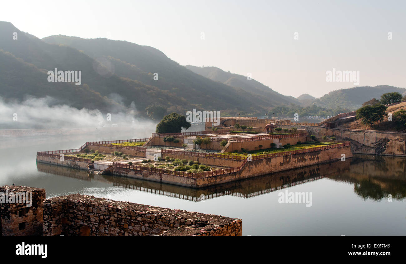 Kesar Kyari Bagh palace gardens in the lake, Amber Fort, Amber Palace ...