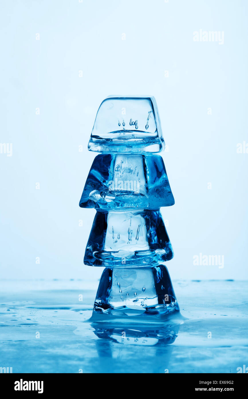Stack of four ice cubes hi-res stock photography and images - Alamy