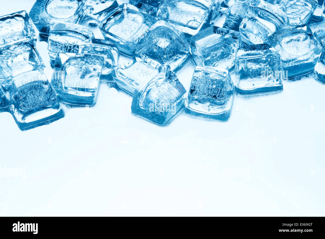Large ice cubes hi-res stock photography and images - Alamy