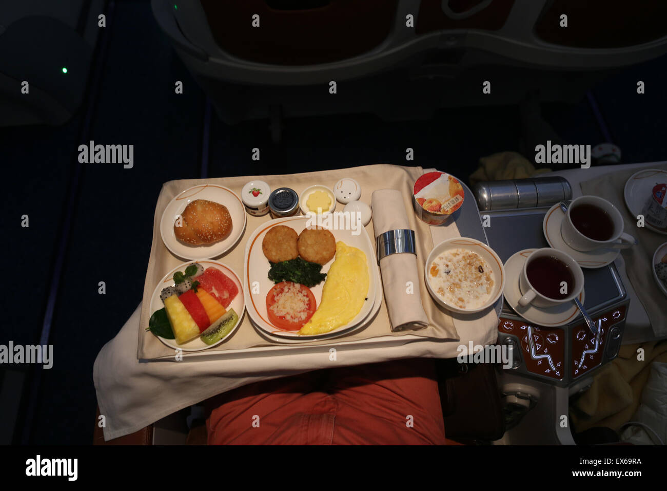 Airline food tray hi-res stock photography and images - Alamy
