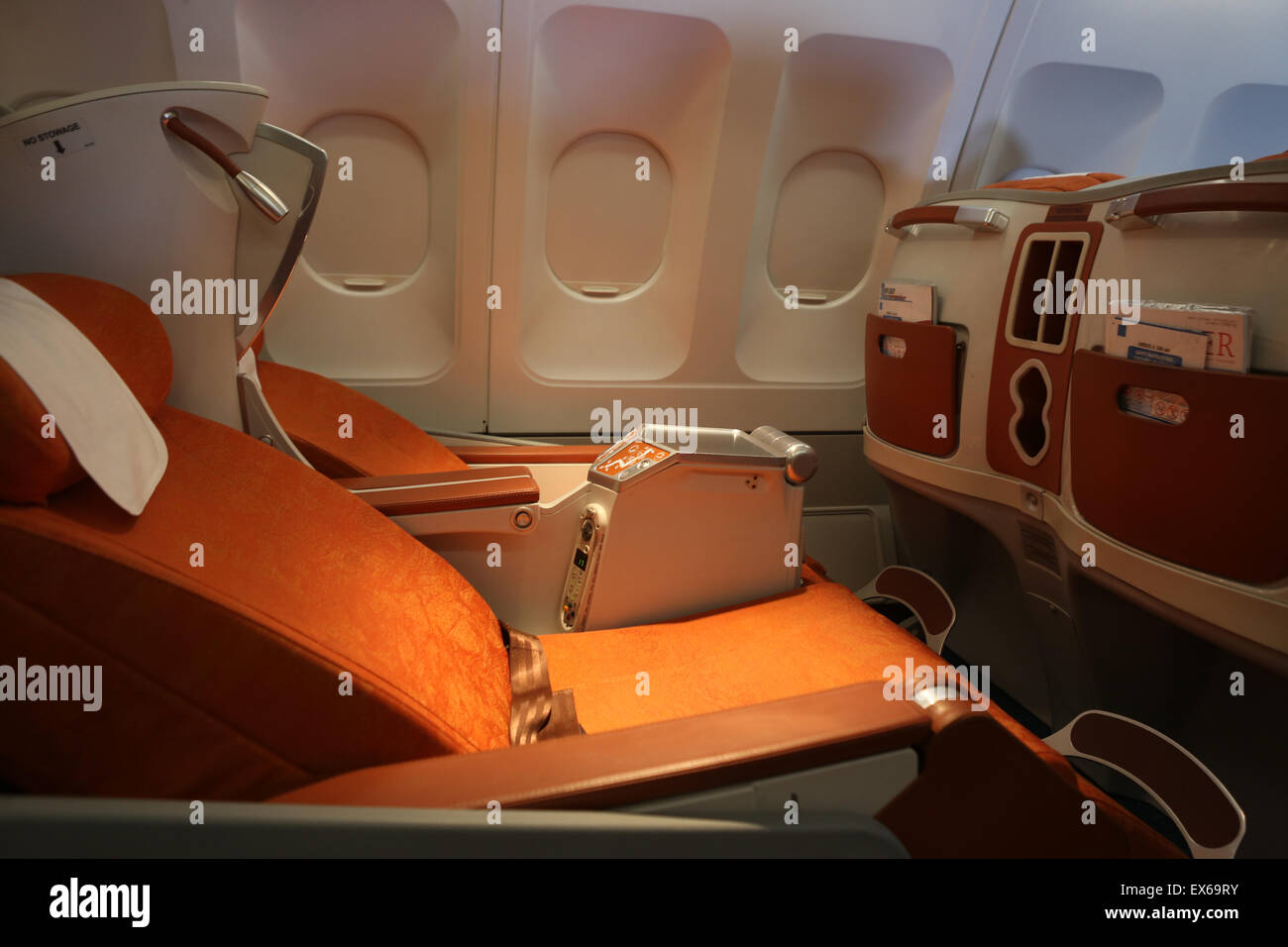 Reclining seat hi-res stock photography and images - Alamy