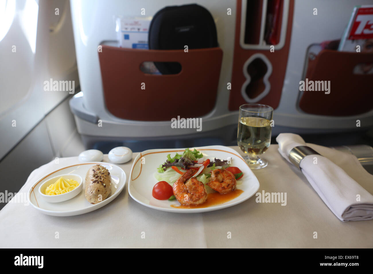 Airline meals hi-res stock photography and images - Alamy