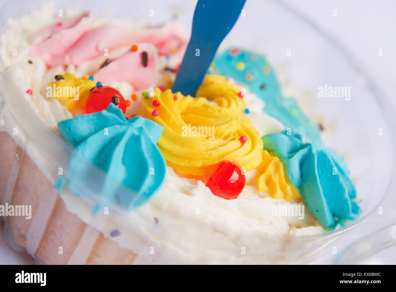 Slice of cake with icing fruit hi-res stock photography and images - Alamy