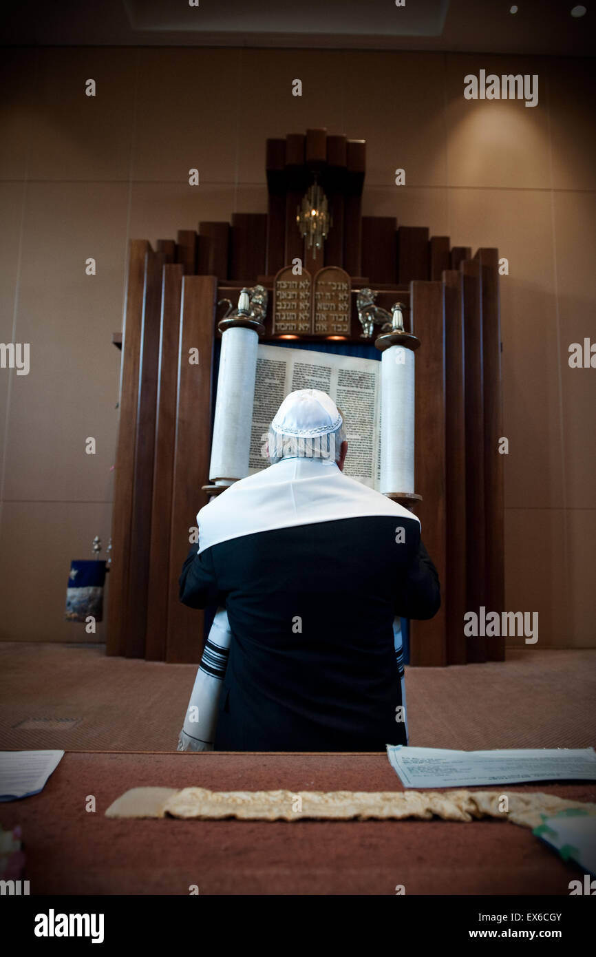 Taken during a bar mitzvah ceremony in a synagogue Stock Photo - Alamy