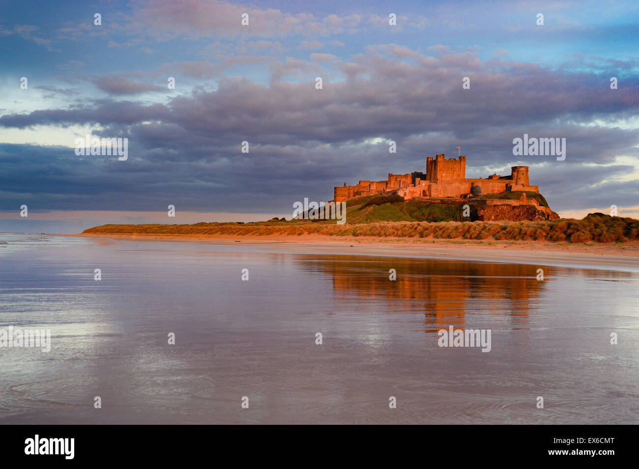 Bamborough castle hi-res stock photography and images - Alamy