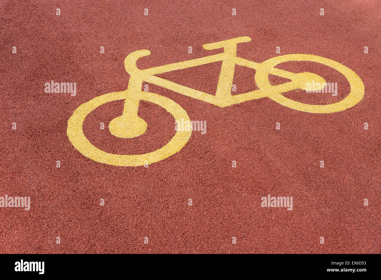 Bicycle road sign on the road Stock Photo - Alamy