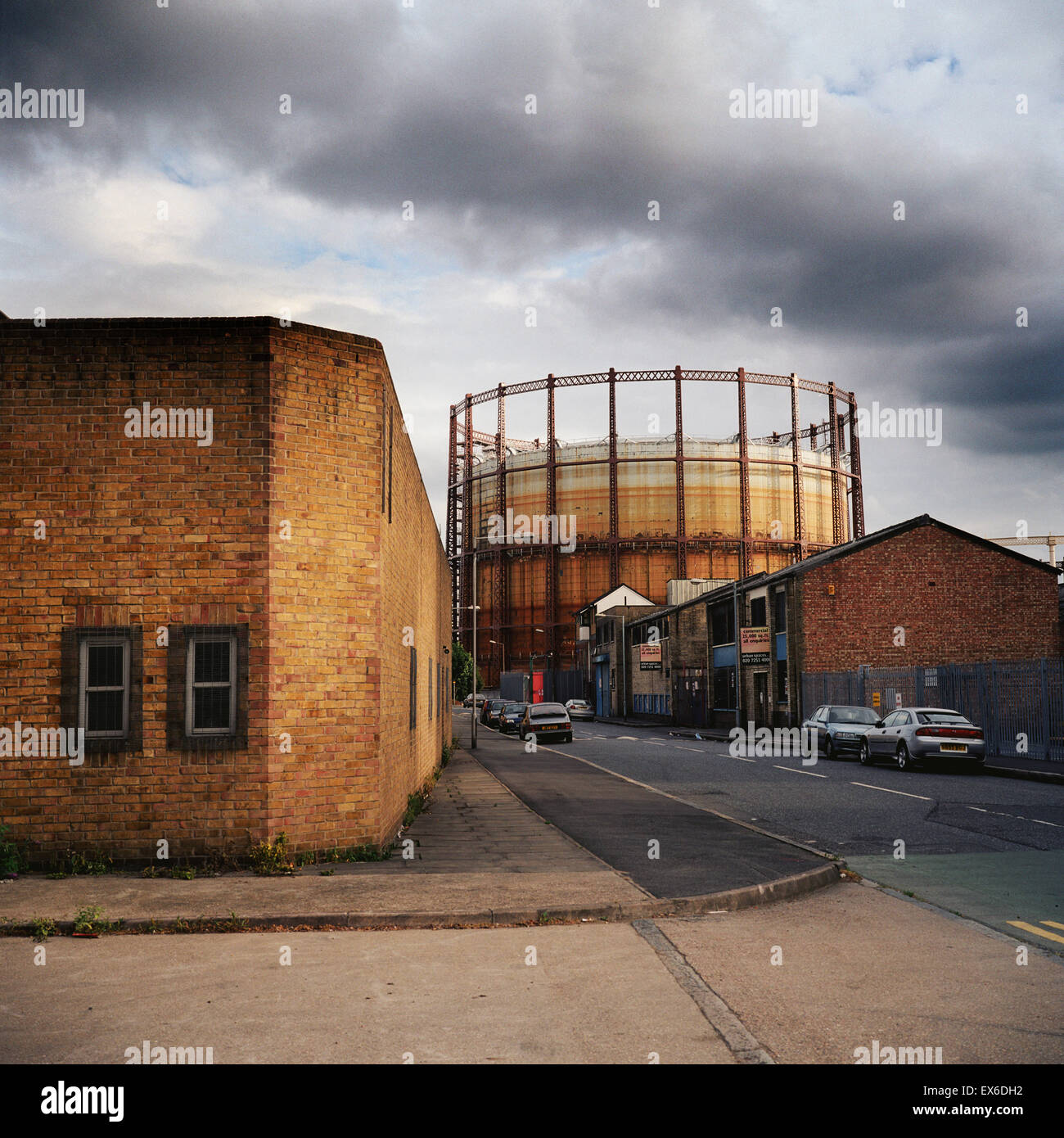 Gasometer england hi-res stock photography and images - Alamy