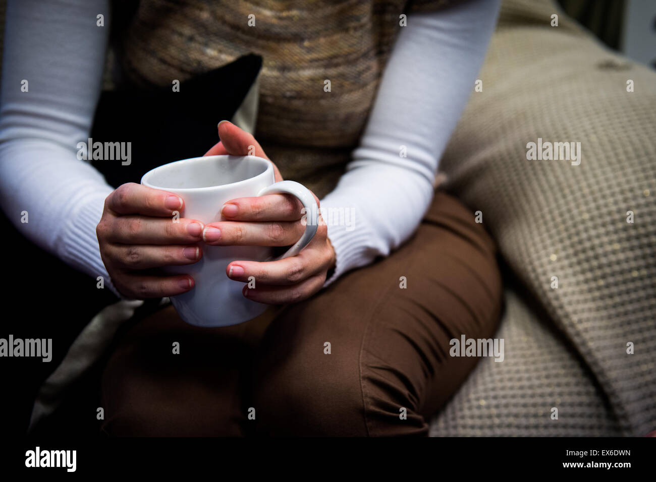 Cup of tea chat women hi-res stock photography and images - Alamy