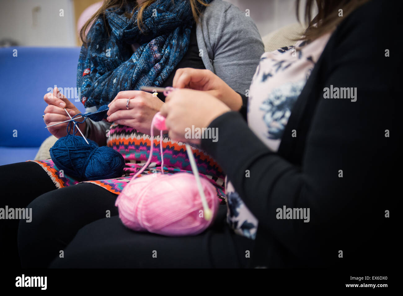 Knitting group hi-res stock photography and images - Alamy
