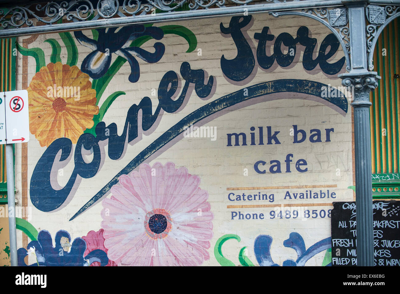 Corner store hi-res stock photography and images - Alamy