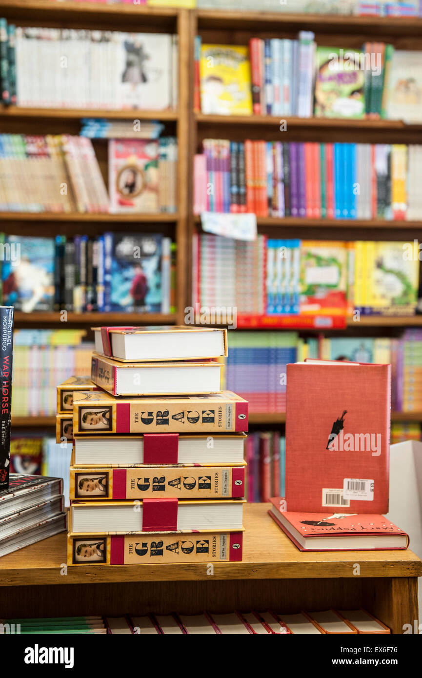 Bookshop display hi-res stock photography and images - Alamy