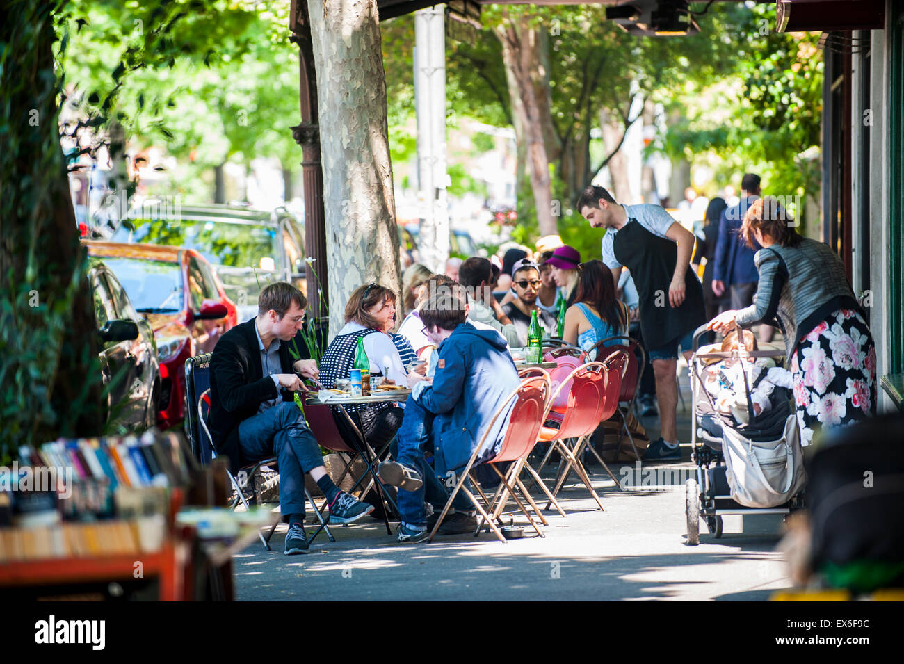 Cafe outside tables hi-res stock photography and images - Alamy