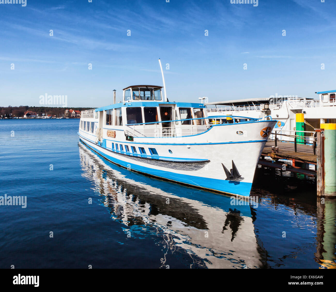 Public transport ferry network hi-res stock photography and images - Alamy