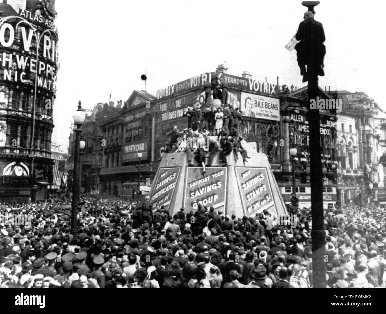 1945 celebrations hi-res stock photography and images - Alamy