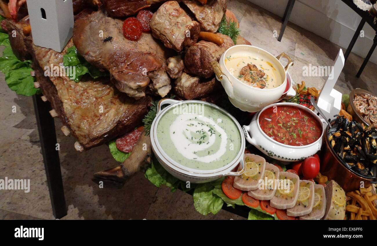 Chicken sculpture hi-res stock photography and images - Alamy