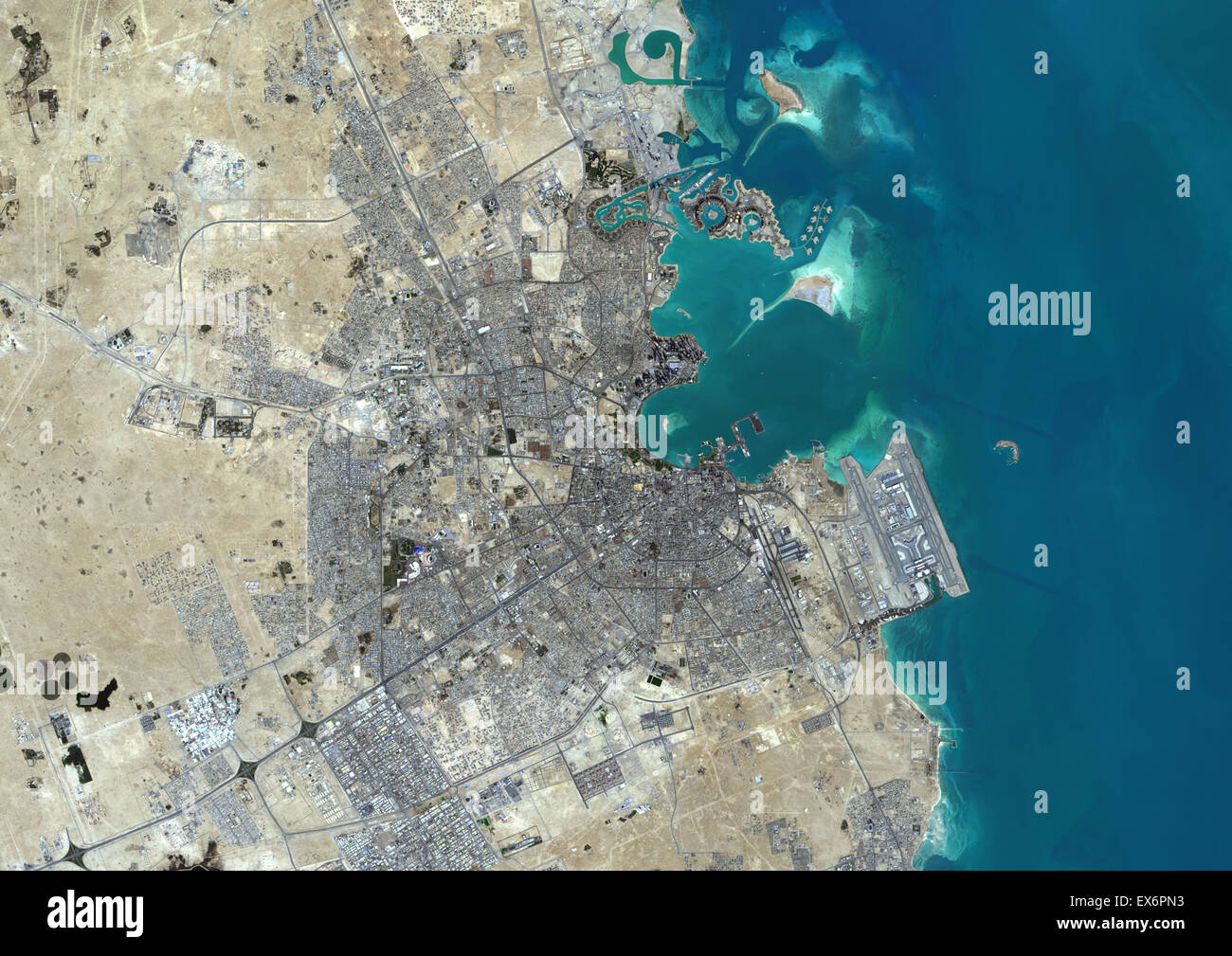Qatar doha aerial hi-res stock photography and images - Alamy