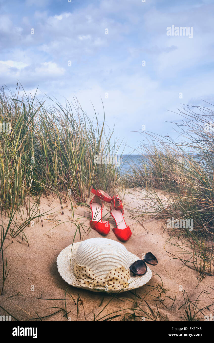 Summer items hi-res stock photography and images - Alamy