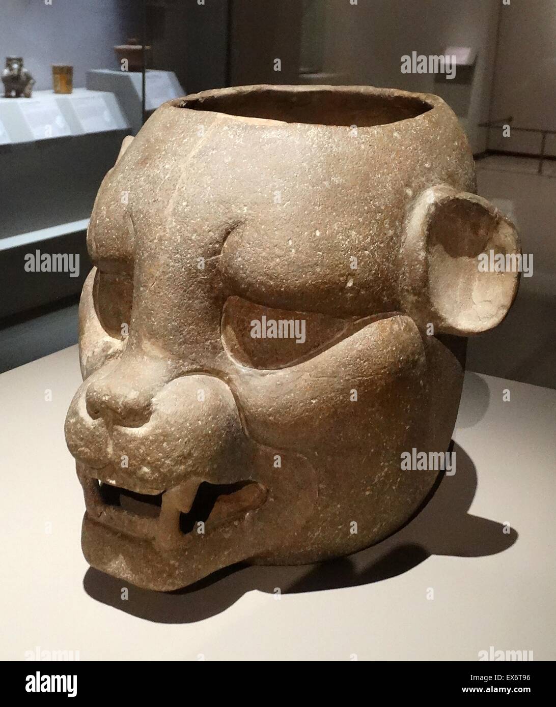 Zoomorphic Mayan pot from Tabasco, Mexico. (600-900 AD). The feline ...