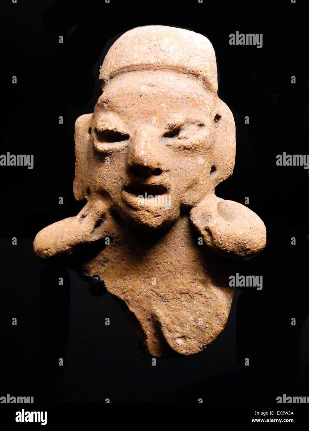 Olmec figurine, made from terracotta. From Mexico or Guatemala. 1500 ...