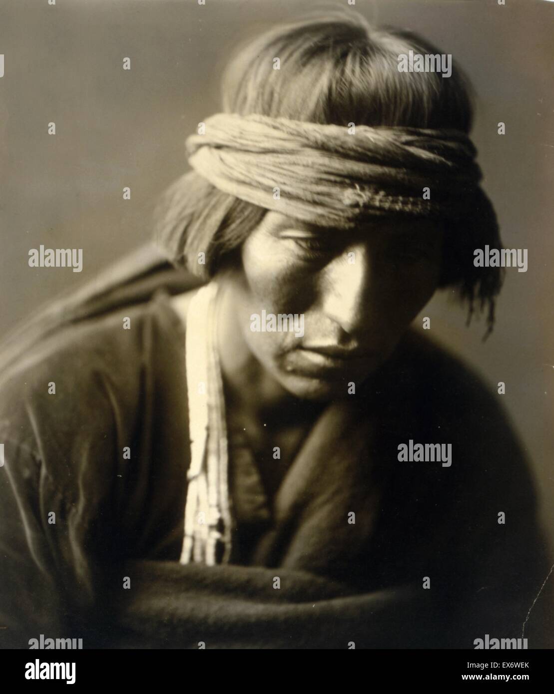 Native medicine man hi-res stock photography and images - Alamy