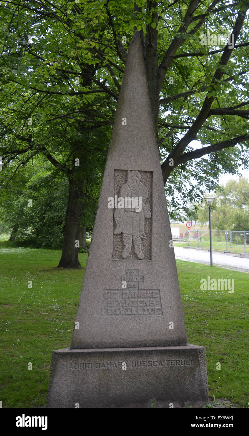 Memorial to the danish volunteers hi-res stock photography and images ...