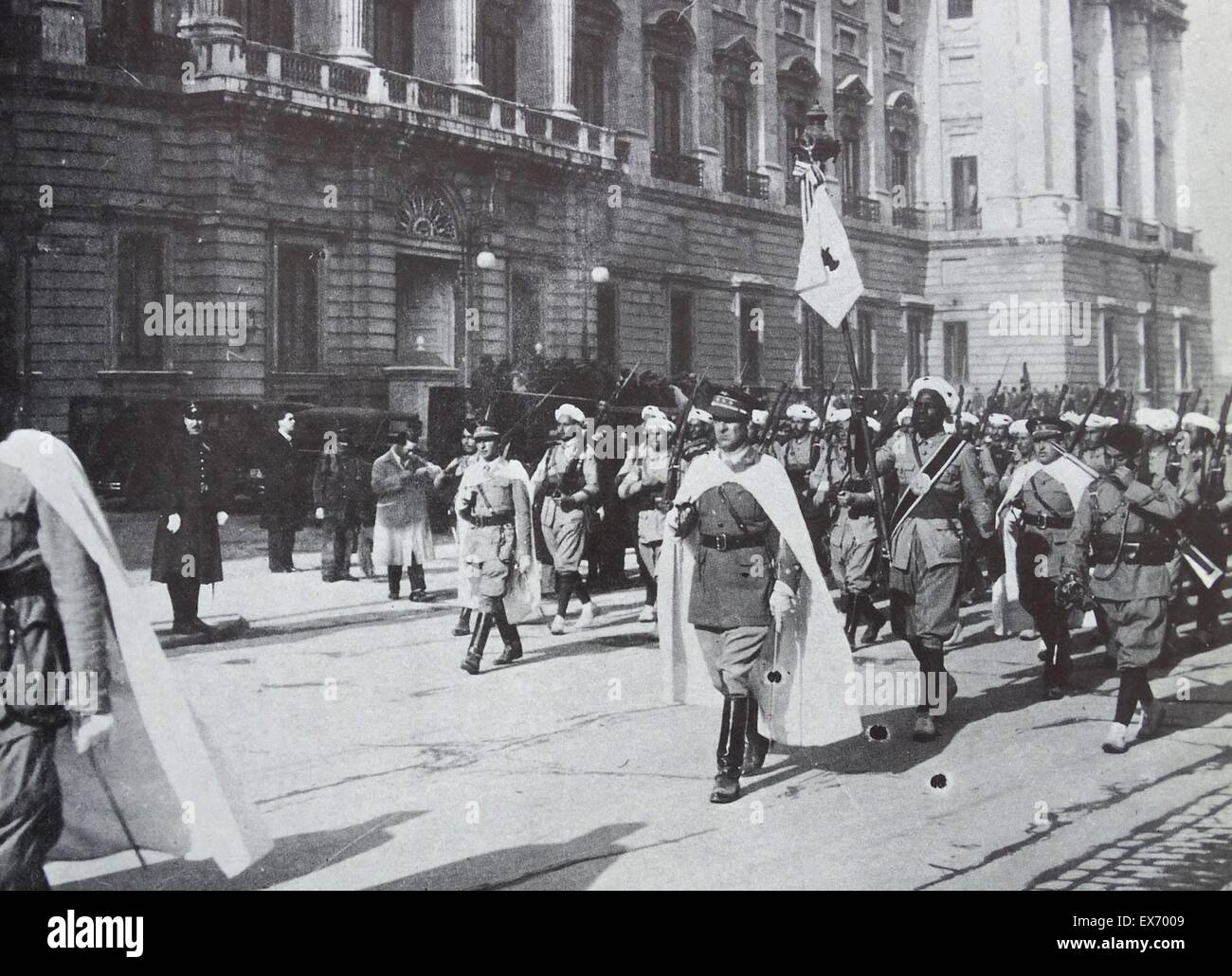 Colonial soldiers from Morocco parade in Madrid 1932 Stock Photo - Alamy