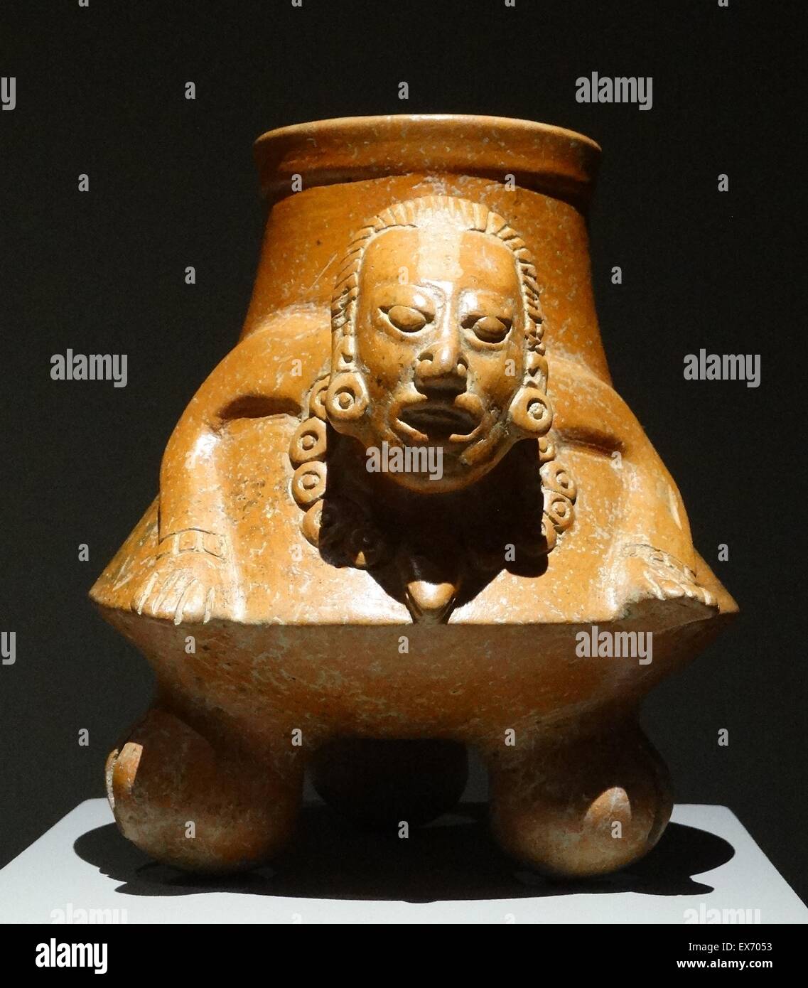 Mayan ceramic tripod vase, depicting an anthropomorphic figure. 600-900 ...