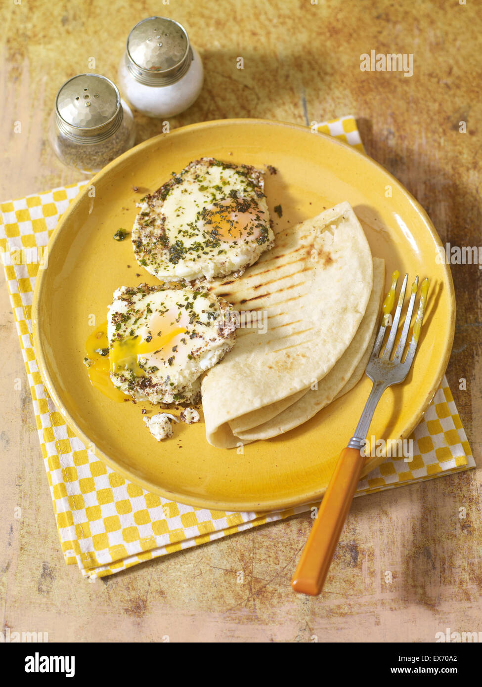 Beid bi tom, Middle Eastern eggs Stock Photo - Alamy
