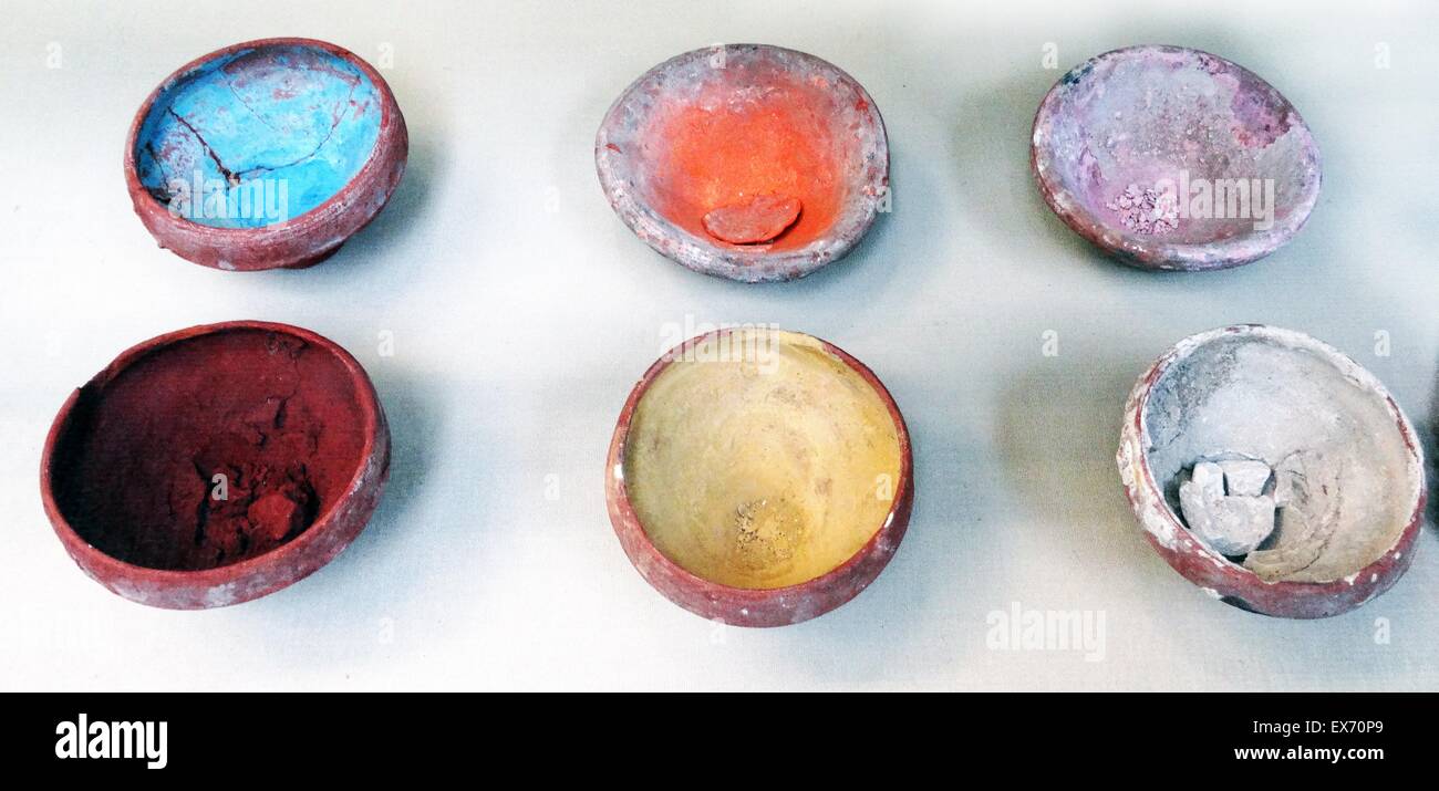 Egyptian blue paints hi-res stock photography and images - Alamy