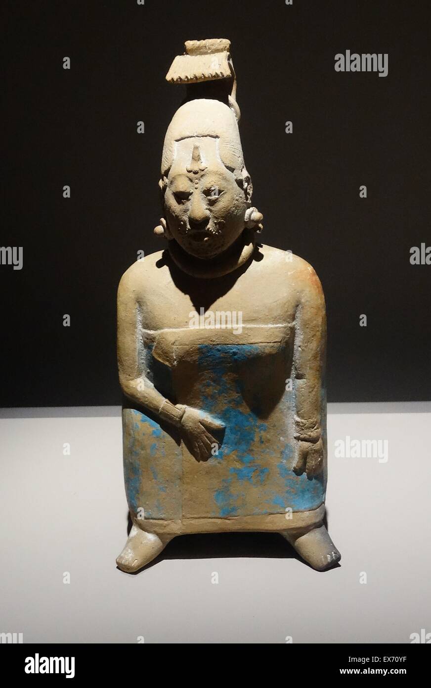 Mayan woman ceramic figure hi-res stock photography and images - Alamy