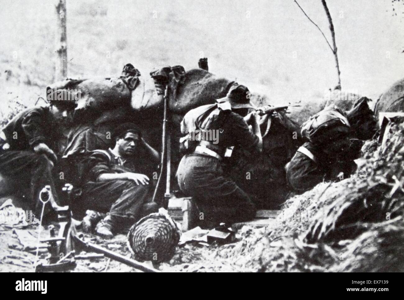 Republican soldiers during the spanish civil war hi-res stock ...