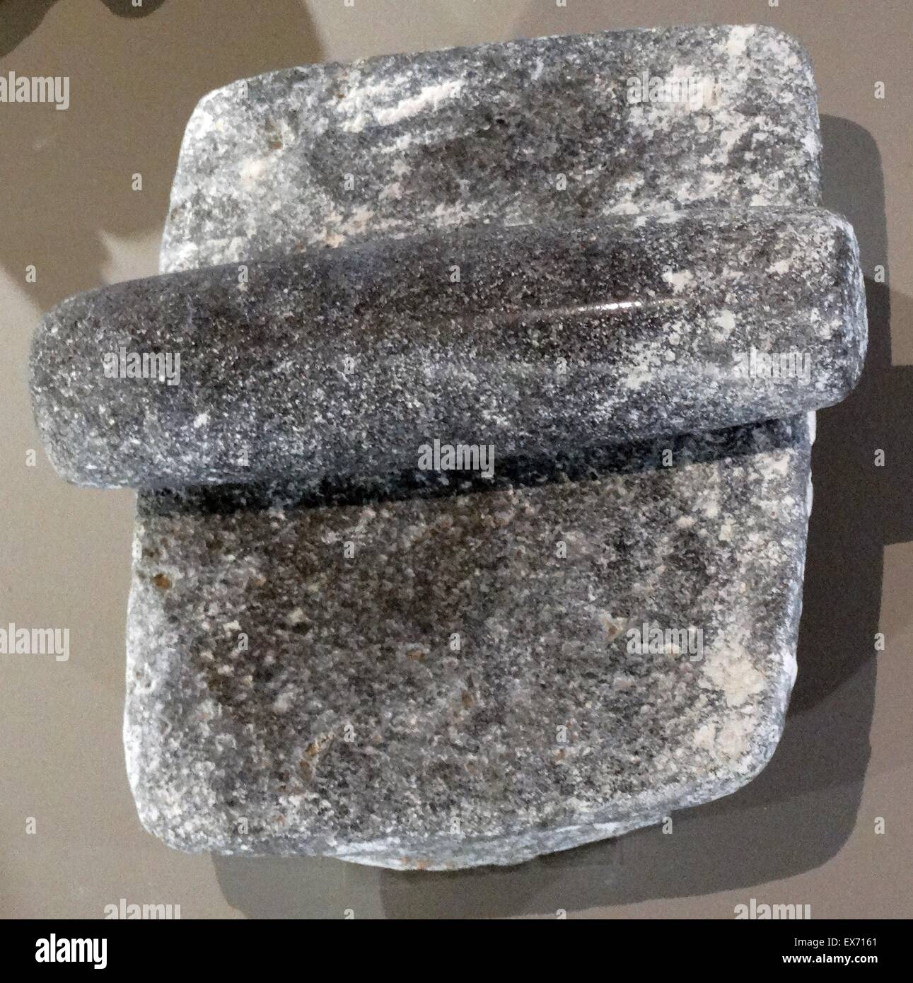 Burial artefacts hi-res stock photography and images - Alamy