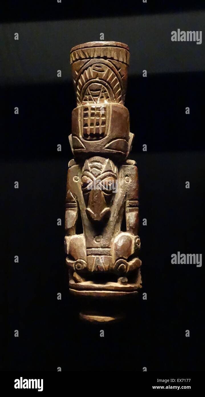 Melanesian gourd object for ceremonial use. Papua New Guinea 1900 Stock ...