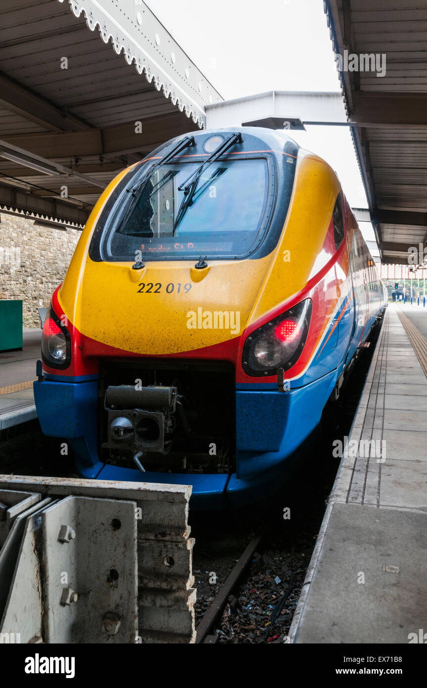East midlands trains class 222 hi-res stock photography and images - Alamy